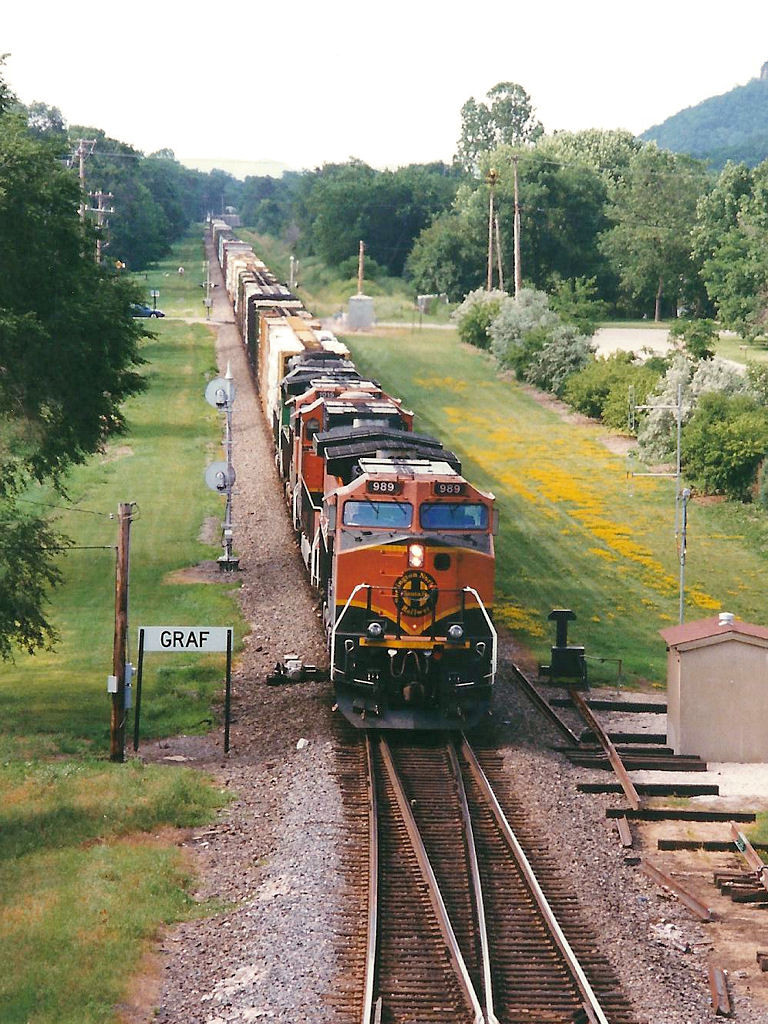 BNSF 989